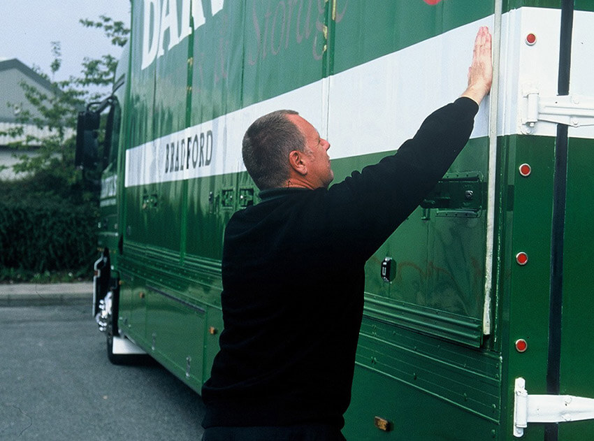 What are the top benefits of using a removals company in your local area?